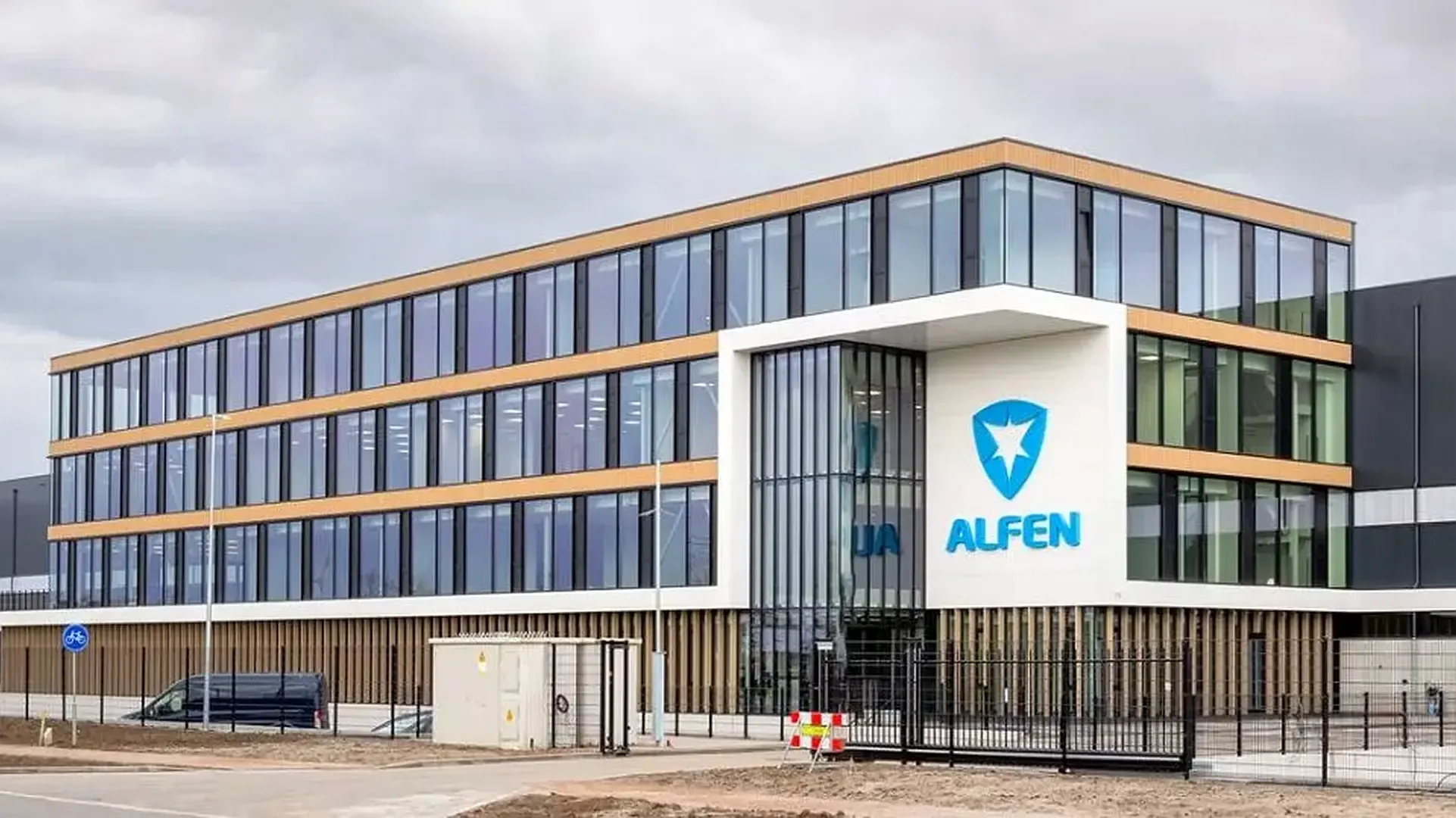 Solar Magazine - Alfen ziet omzet dalen door lagere prijzen batterijen en tegenvallende verkopen