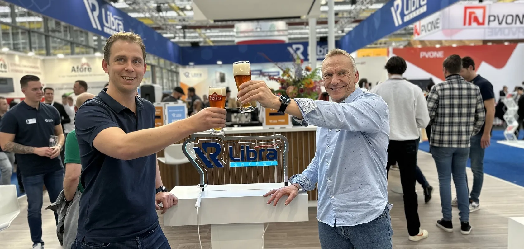 Solar Magazine - Libra Energy gaat micro-omvormers APsystems distribueren