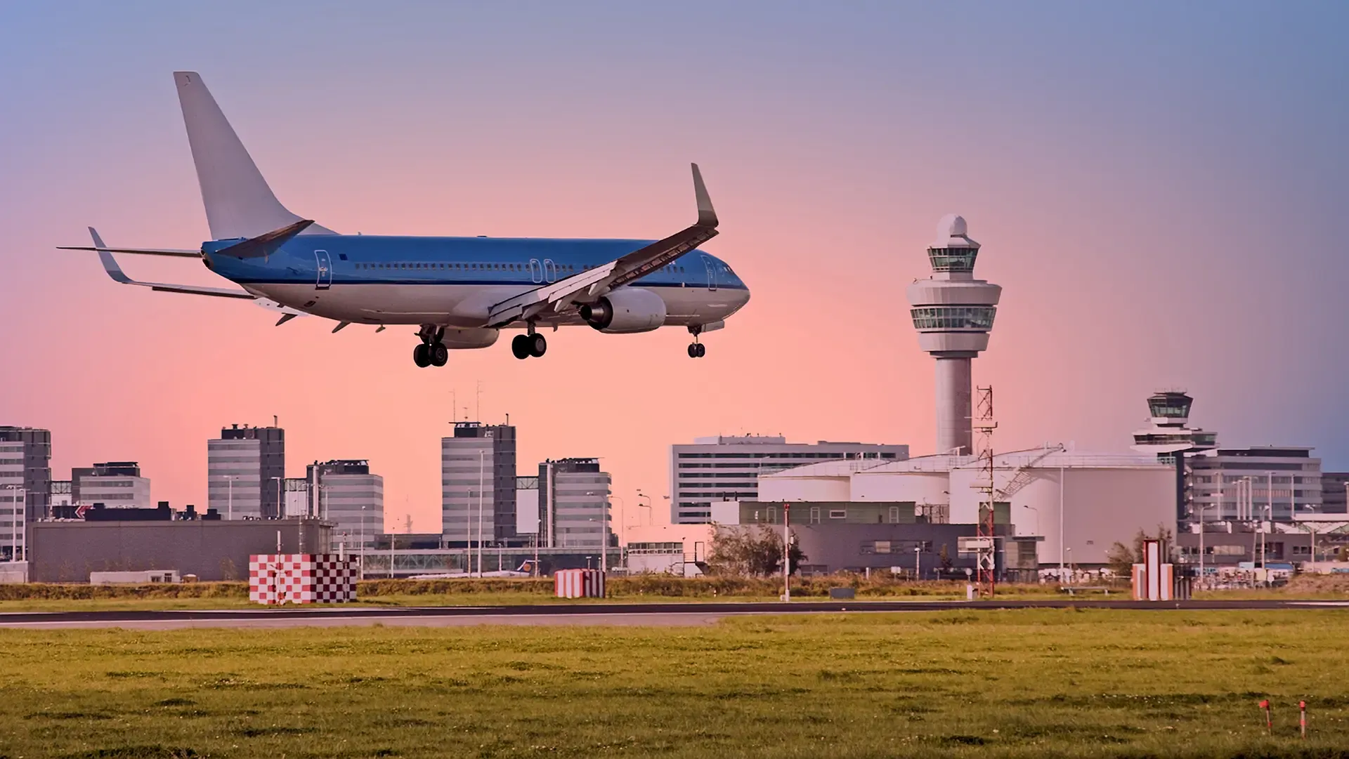 Solar Magazine - Gemeente wil zonnepanelen bij Schiphol laten weghalen