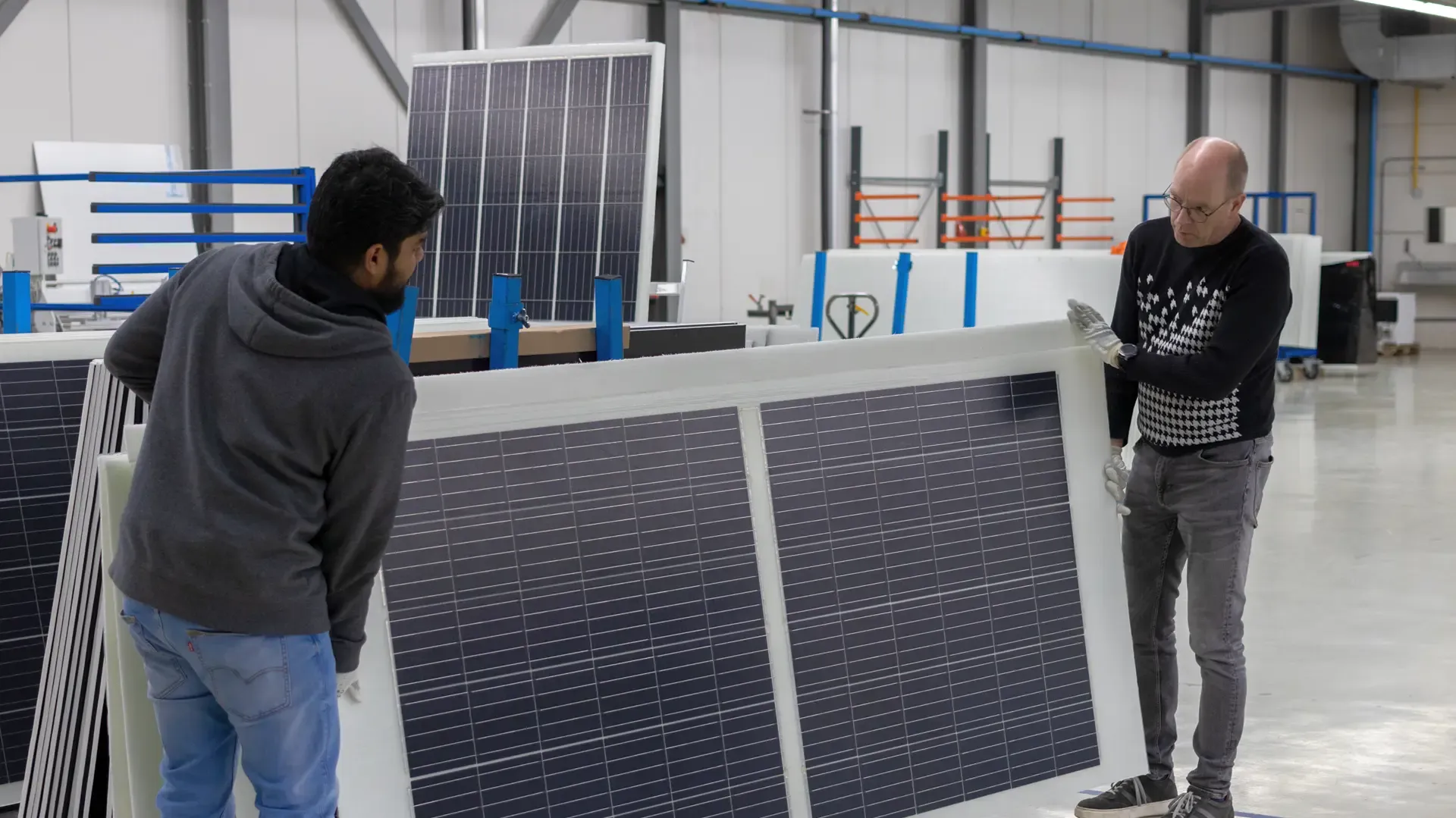 Solar Magazine - Zonnepaneelfabrikant Solarge krijgt 5,2 miljoen euro uit Groeifonds SolarNL