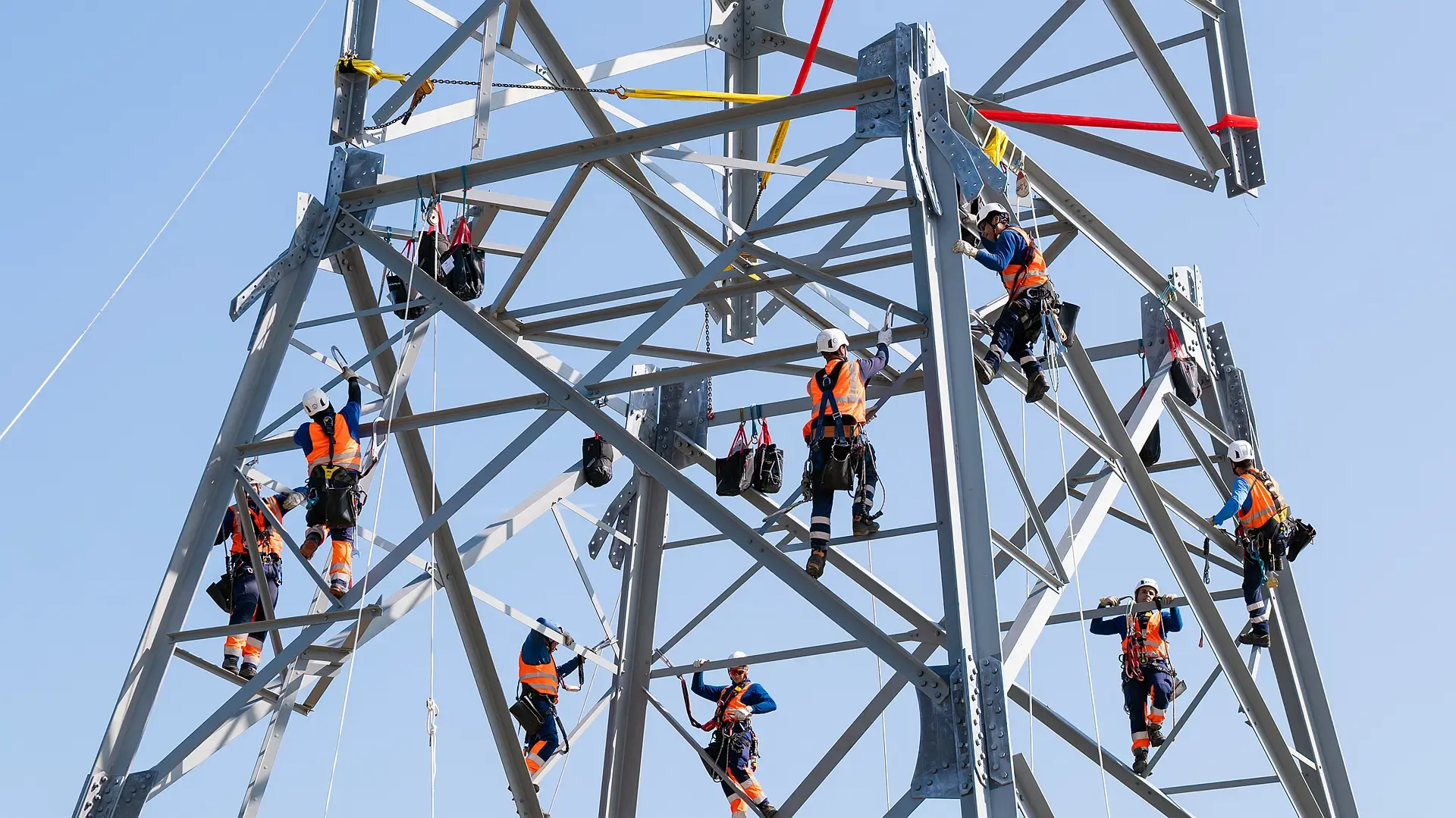 Solar Magazine - TenneT: 60 procent van netuitbreidingen loopt jaren vertraging op