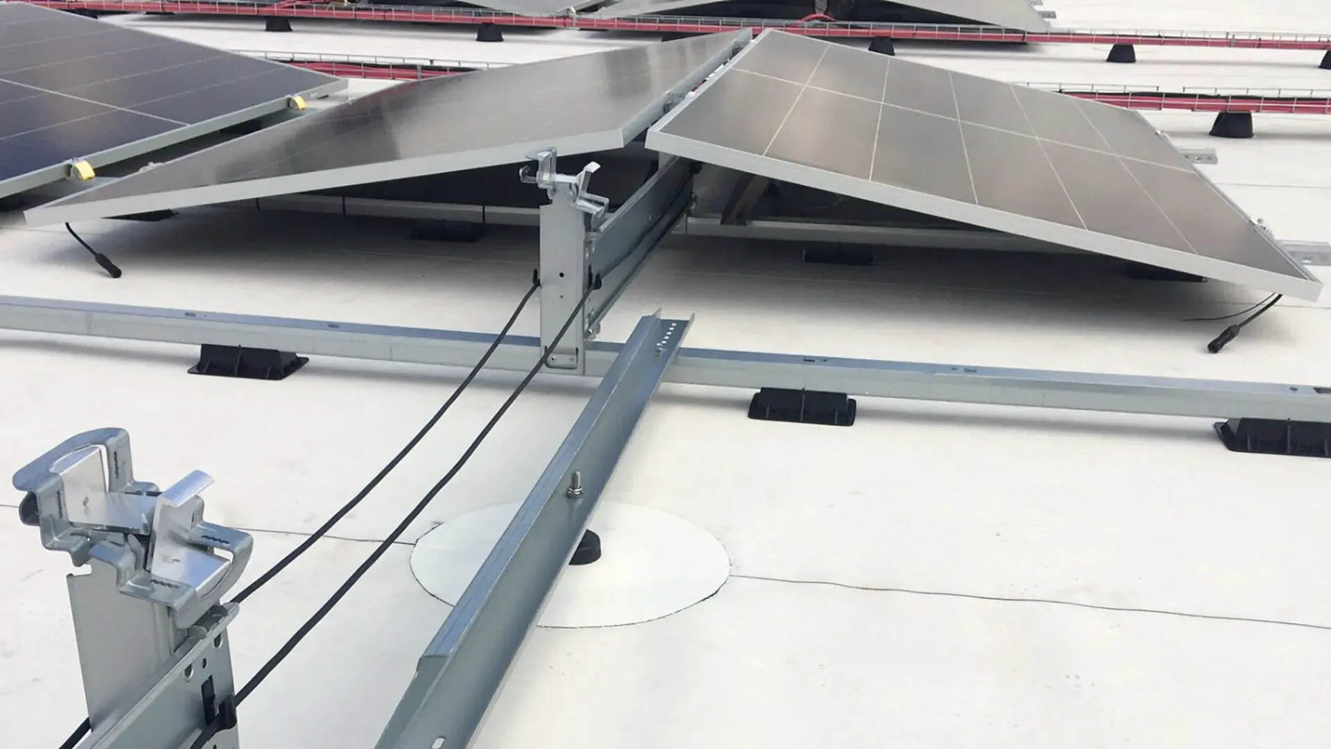 Solar Magazine - Sunbeam maakt volledig verankerd montagesysteem Supra ...