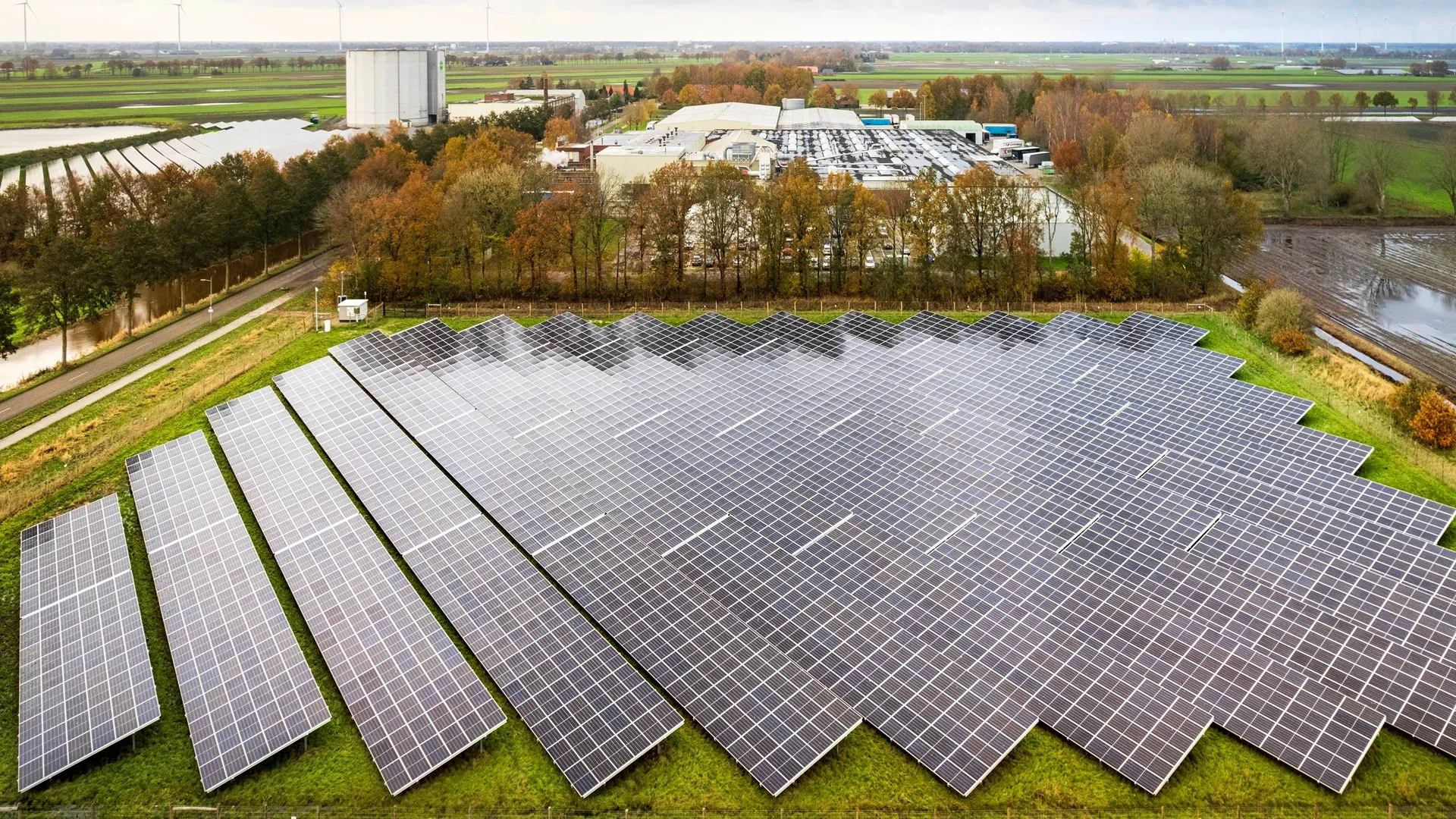 Solar Magazine - Zonnepark Doorsneeweg in Nieuwe Pekela geopend